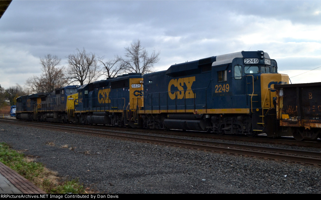 CSX GP30 Carbody/Road Slug 2249 trails fourth out on Q439-13